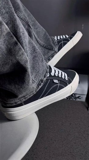 SEPATU KEREN YANG KALIAN HARUS PUNYA || SEPATU AWDS MNTH