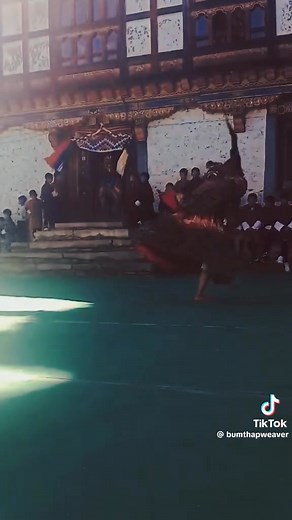 Hip pop dancer of Bhutan- incorporate this dance move in your rhythmic style. Fig: Prakhar Cham, Bumthang Source: Bumthapweaver, TikTok | Bhutan's Story