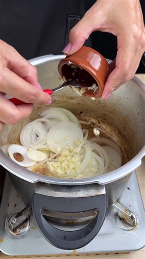 Creamy pressure cooker beef stew recipe | SuperYummy