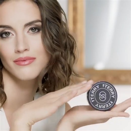 Perfect your look with our translucent loose-setting powder. Designed to:⁠⠀ 💧 Lock in moisture ⁠⠀ 💧Give you a smooth matte finish⁠⠀ 💧 Blur minor imperfections, including fine lines and wrinkles ⁠⠀ 💧Minimize pores⁠⠀ 💧 Protect your skin⁠⠀ @byterryofficial is now available at Sephora India stores and online at sephora.nnnow.com | SEPHORA