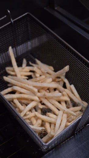 Beef Tallow Fries. Simply done and full of flavor. No seed oils, just perfectly seasoned and fried in beef tallow for a crisp exterior and rich, satisfying taste. Enjoy them with classic whiz on the side, or opt for truffle aioli and Parmesan for dipping. Which way do you like them? | Cheat's Cheesesteaks