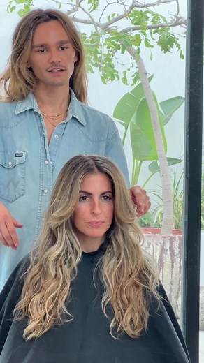 Enhancing Hair Color Harmony with Gray Blending Highlights