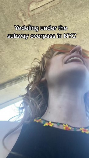 Impressive Yodeling Performance at NYC Subway - Hank Williams Lovesick Blues
