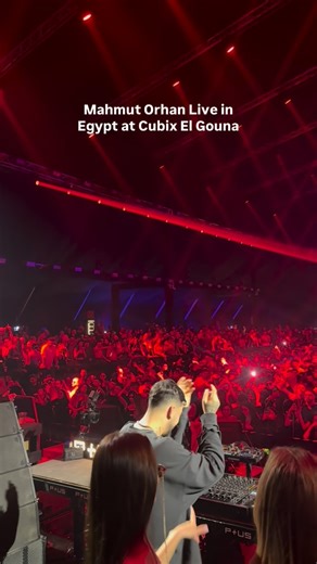 Mahmut Orhan Takes Over Cubix El Gouna Mahmut Orhan stepped into Cubix El Gouna and pushed the night forward with a deep, melodic set that kept the crowd moving from start to finish. After a strong opening from Riad B2B Mizo, the energy carried straight into Orhan’s signature sound, blending driving rhythms with emotional builds that locked the room in. Cubix stayed packed as the night unfolded, marking a solid start to the new year in El Gouna with a lineup built around momentum, sound, and atm