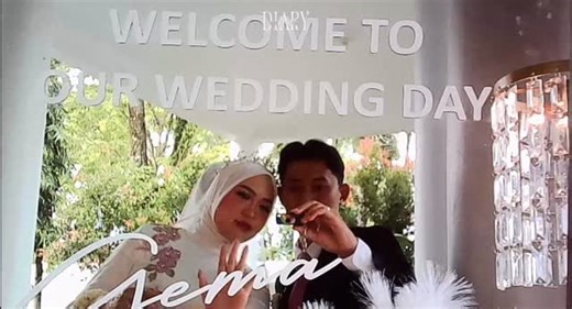 Wedding/Event Content Creator | CC on Instagram: "raw moments- a little grainy , a lot of love : thought our digicam mini 🎞️ From the Wedding of Camy & Gema Wedding Organizer: @sitiliawedding_service Vanue 1: Mesjid Nurul Hidayah (Islamic Center Kandangan) Vanue 2: Gedung Pramuka Makeup: @sitiliaweddingofficial Dekorasi: @sitiliawedding_decoration Henna: @hennasyifa Fotografer: @xtreme.story Videografer: @xtreme.story WCC: @diarydinar_ Seserahan: @adreenaciara.id Pomander bouquet & melati: @oli