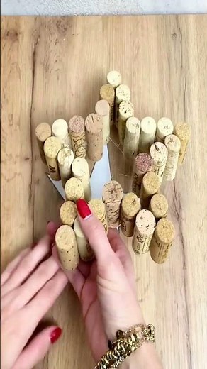 ⭐✨ Crea una STELLA NATALIZIA con tappi di sughero e glitter