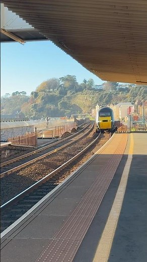 GWR class 43 Speeds the seawall and through Dawlish Station- Exeter St David’s service 43156-004 HST