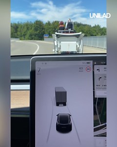 This Tesla got confused by a horse and carriage on the road 😂 | UNILAD