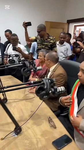 30K views · 1.4K reactions | Hello Hello❤️❤️❤️ Vlog Vlog hely maloh mandrapaviany video n Buche de Noël ntsika殺 Mandray mpianatra fo Maitresse isanandro zay te hianatra ahandro surtout Soupe Tamatave北 | Rayanah Andrianasolo | Facebook