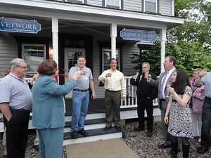 Chamber of Commerce ‘Resurrected’ With Opening of New Office