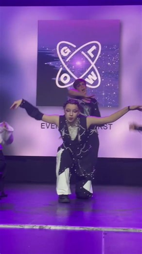 EVERGLOW Dance Cover Performance