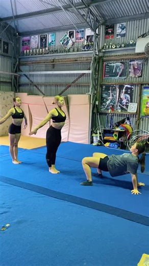 Wow! Amazing!! These gurls are so strong and independent!!! Do you guys agree?? 🤸‍♀️ 🫶🏻😍 | Free Movement Solutions