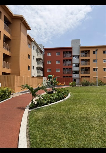 📍 Résidence Le Domaine – Kinshasa Commune de la N’Sele, quartier Bibwa Un cadre calme, sécurisé et agréable, idéal pour vivre ou investir. Proche de l’aéroport et de plusieurs sites touristiques. Disponible en location courte durée : • 120$ la nuitée 🏡 Appartements en vente : • 2 chambres : 120 000$ – 142 500$ • 3 chambres : 152 000$ • 4 chambres : 172 000$ Intéressé(e) ? Contactez-nous au 243 820896191 pour plus d’informations ou pour programmer une visite.