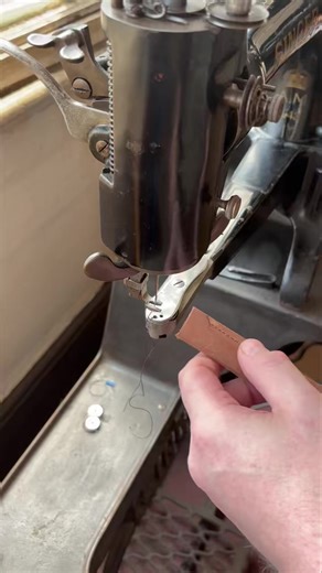 Look after your tools and they’ll look after you; the Classic Singer 29K 58. An ex Air Ministry machine, poetry in motion. | Paul Sullivan Leather