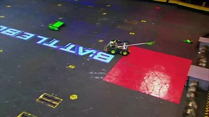 Who needs a functioning weapon anyways Hypershock vs Poison Arrow BattleBots | Harding hown