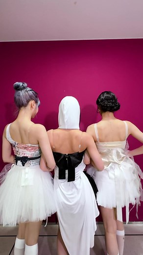 18K views · 1.1K reactions | MOMO EASY CHALLENGE WITH EUNCHAE AND KAZUHA  our maur maur slayed that dance #TWICE #MOMO | Ｌｉｖｅ ＯＮＣＥ, Ｌｏｖｅ ＴＷＩＣＥ | Facebook