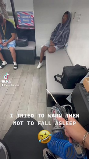 #fyp #foryou #foryoupage #funnyvideos #funny #tiktokfamous #gotemm #bingbong #viralvideo #barberpranksvideos #viral #barbershop #barberprank #barberhumor #comedy #pranks