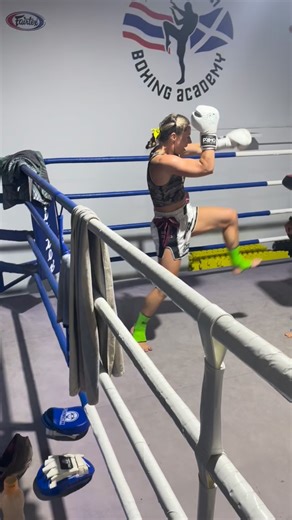 Advanced/Fighters Muay Thai every Monday, Wednesday and Friday from 5pm. 5:00pm Run 5:30pm Pads and drills 7:00pm Sparring/Clinch Level up your Muay Thai at @noosathaiboxing 🥊🇹🇭 Proudly supported by @todays_fruit_juice @albaprojects @australiangaragesandsheds @budding.wellness @coronis_noosa #fitness #fitnessmotivation #personaltrainer #boxing #muaythai #jiujitsu #fight #gym #thaiboxing #kickboxing #martialarts #wbcmuaythai #bjj #wmc #fairtex #sparring #wbc #nutrition #brisbane #sunshinecoast