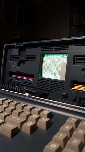 Playing MyChess 2.1 (1982) on a first portable computer Osborne OCC1 #shorts #retrogaming