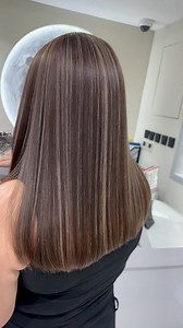 Color highlights 🔥 The mixed-race chunky highlights,full of high-end sense~Not only is it white and foreign,but it does not mainly pick the skin color and face shape .😍😍 🎀DM me for details 🎀 971585295499 ✨Thank you as always for choosing and trusting Hollywood ladies beauty saloon we will surely give the satisfaction that you need ✨ #Hollywoodsalon #Balayage #Highlights #Milktea #Ashgray #HairBotox #Protein #hairextensions #microblading #Acrylic #nailextensions #hydrafacial #eyelashextensio