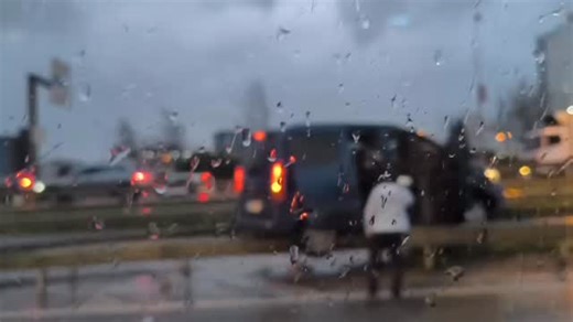 İstanbul'da Trafik on Instagram: "Tersane köprüsü üstü sabah 8.10 araç bariyerlerin üstüne çıkmış."