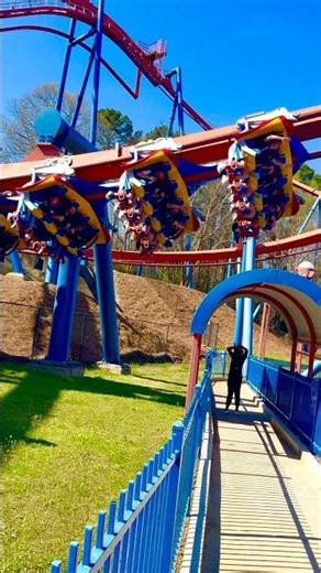Superman: Ultimate Flight Flying Through the Layout! | Six Flags Over Georgia