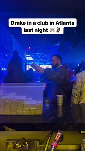 Drake spotted with $25k in a strip club #drake #drizzy #drizzydrake #stripclub #nightclub #club