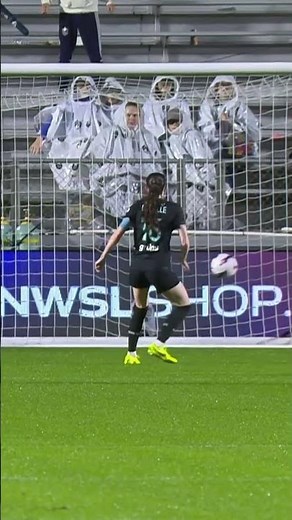 Rose Lavelle with the deft touch for the 87' penalty 🤌 #nwsl