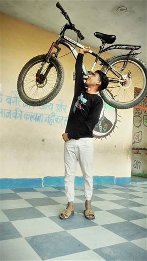 one hand cycle challenge