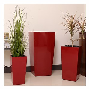 [Hot Item] Red Plastic Decorative Square Shape Planters Flower Pots Big Tall Glazed Outdoor Cheap Large Size Used with Green Plant
