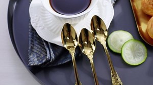 KEAWELL Luxury 20 Pieces 18/10 Stainless Steel Flatware set, Service for 4, silver plated with gold accents, Fine Silverware set and Dishwasher Safe (Gold)