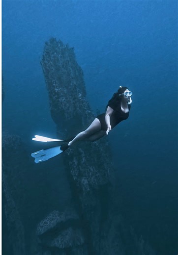 Discover the Thrills of Free Diving in Coron