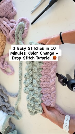 Helle on Instagram: "🧶 I’ve had so many questions about how to change colors in different stitch patterns, so I thought a 3-in-one tutorial would be a fun way to demonstrate it! 💕 Check my YouTube for a 10-minute video, I’m showing the regular stitch, garter stitch, and herringbone, plus how to make drop stitches and switch colors easily. With these 3 patterns, you can use any amount of loops, and we’re doing the easiest chain with them all! 🙌 Would you like for me to do more tutorials like t