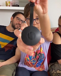 🍿 Watch your favorite series and movies on the big screen with the MirrorScreen Wireless HDMI Adapter. 📺🎬 | vigoshop