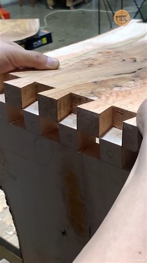 145K views · 356 reactions | DIY Natural EDGE Slab Bench #bench #handcut #dovetailjoints #naturalfurniture | Mokong TV | Facebook