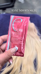 It's amazing what will damage, discolor, or actually stain your hair! CPR is a go-to for removing pigment and other buildup, but it's not our only product to do so! We have a few tools in our arsenal to combat what summer leaves behind! @hairslayerbree. ❤️⠀ . . #MalibuC #MalibuCPro #MalibuPro #MalibuHair #HairGoals #HairCareProducts #HairCare #GoodHairDay #BeforeAndAfter #PlatinumBlonde #Blonde #BlondeHair #CleanBeauty #Beauty #InstaHair #Transformation #Natural #SelfCare #HairTreatment #Vegan #
