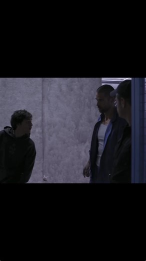 ENEMIGO ÍNTIMO CAP:35/53 Enemigo Íntimo - Temporada 1 La historia de dos hermanos que presencian el asesinato de sus padres a manos de uno de los cárteles de la droga en México, tras lo cual la hermana menor de Alejandro Ferrer es secuestrada. 25 años después, Alejandro es ahora capitán de la Policía Federal y busca vengarse de los narcotraficantes por haber destruido a su familia. Título alternativo Enemigo Íntimo Episodios 53/53 Calidad HD Tipo: Serie | Año: 2018 Género: Acción | Aventura | Cr