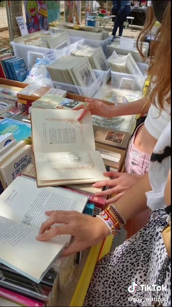 Cc@jenn_books16#booktoker#besties#booktok#wattpad#lectoras#trend