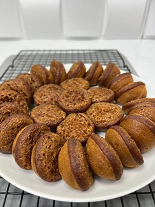 946K views · 1.4K reactions | Resep kue sarang semut mini 10 SDM gula pasir 300 ml Air 2sdm margarin 2 butir telur 1 sachet SKM coklat 8 SDM tepung terigu 8 SDM tepung tapioka ½ sdt baking powder ½ sdt soda kue | Mamaku Suka | Facebook