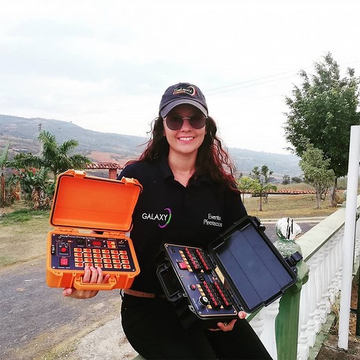 [Hot Item] Happiness Stage Fireworks Firing System with Wireless Remote Control