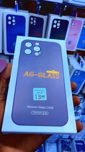 📱🔮 COQUE SPIGEN GLASS CASE ULTRA PROTECTRICE STYLE IPHONE 13 AU 17 PMAX🔮📲 Cette coque Spigen en silicone texturé offre une protection maximale tout en ajoutant une touche de style. Disponible en plusieurs couleur elle épouse parfaitement les courbes de ton iPhone et garde tes objectifs en sécurité. Disponible dès maintenant chez _Onoot Boutique Stock limité! _ – Livraison possible partout en Côte d’Ivoire 🇨🇮 ! Pour plus d’information, contactez‑ nous Aux numéro Suivants : ☎️ 225 05 03 64 8