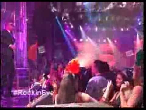 Robin Thicke performs Blurred Lines live from Hollywood for the 2014 Rockin' New Years Eve Party