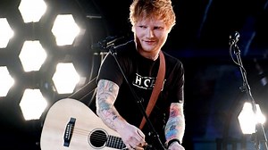 Ed Sheeran estrena ‘Divide’ con su polémica canción sobre Barcelona
