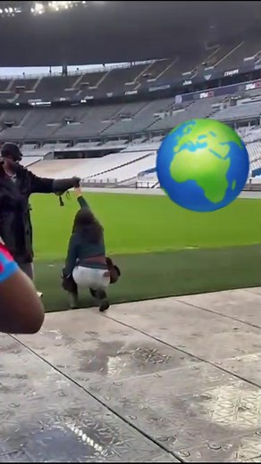 🚨ANNONCE ! Fally Ipupa, devenu icône mondiale, marque l’histoire et offre à ses Warriors un concert historique au Stade de France samedi 2 mai 2026 pour célébrer vingt ans d’une carrière exceptionnelle ! Samedi 2 mai 2026, le Stade de France deviendra le théâtre d’une célébration légendaire : celle d’un artiste visionnaire, d’un performeur hors pair et d’un ambassadeur majeur de la musique africaine contemporaine. 🎟️ Ouverture de la billetterie dès le 8 octobre 2025 à 10h. | FALLY OU RIEN TV3