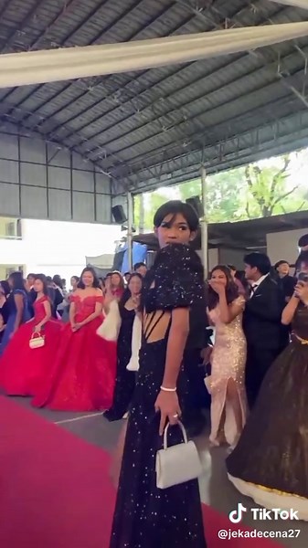 Memorable JS Prom Dress Styles and Dance Moments