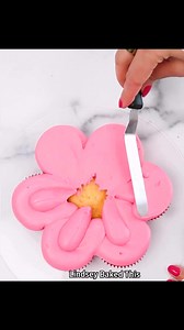 18K views · 78 reactions | Lovely Buttercream Flower Cake tutorial By LindseyBakedThis... | 24/7 Cake Affairs Blog | Facebook