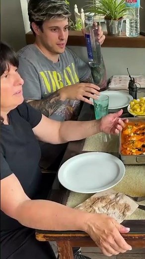 HOW NICE IT IS TO EAT WITH THE FAMILY! 💕​