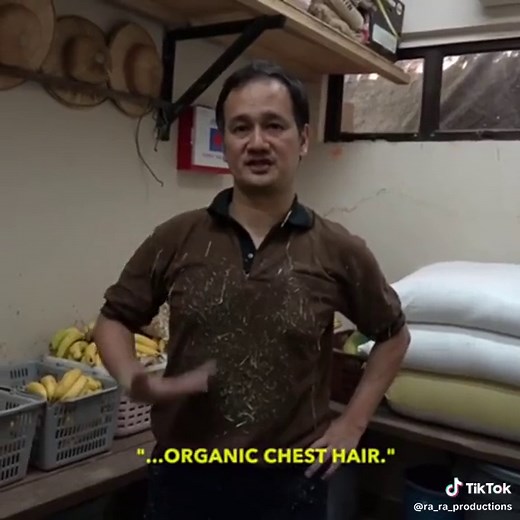 Ra Ra Productions In part 2 of this series, local actors Gurmit Singh steps animal care up a notch by preparing special surprises for Singapore Zoo's gentle giants. #gurmitsingh #raraproductions #singaporezoo #elephants #fruits #haystack #workloadlife #keeper