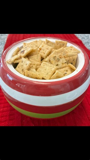 Fire Crackers Ingredients: 3-11 oz. Boxes of mini saltines 1 1/4 c. Canola oil 1 pkg. ranch seasoning 2 1/2 tbls crushed red pepper 2 tsp. Garlic powder Directions: Mix all together and bake at 250 degrees for 1 hour stirring every 15 minutes. Let cool completely and serve! #fypageシ #snackmix #Christmas | Grandma of 10
