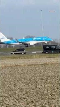 EMBRAER E175STD KLM FROM MUNICH TO AMSTERDAM LANDING SCHIPHOL AIRPORT PHEXX #aviation #airplane